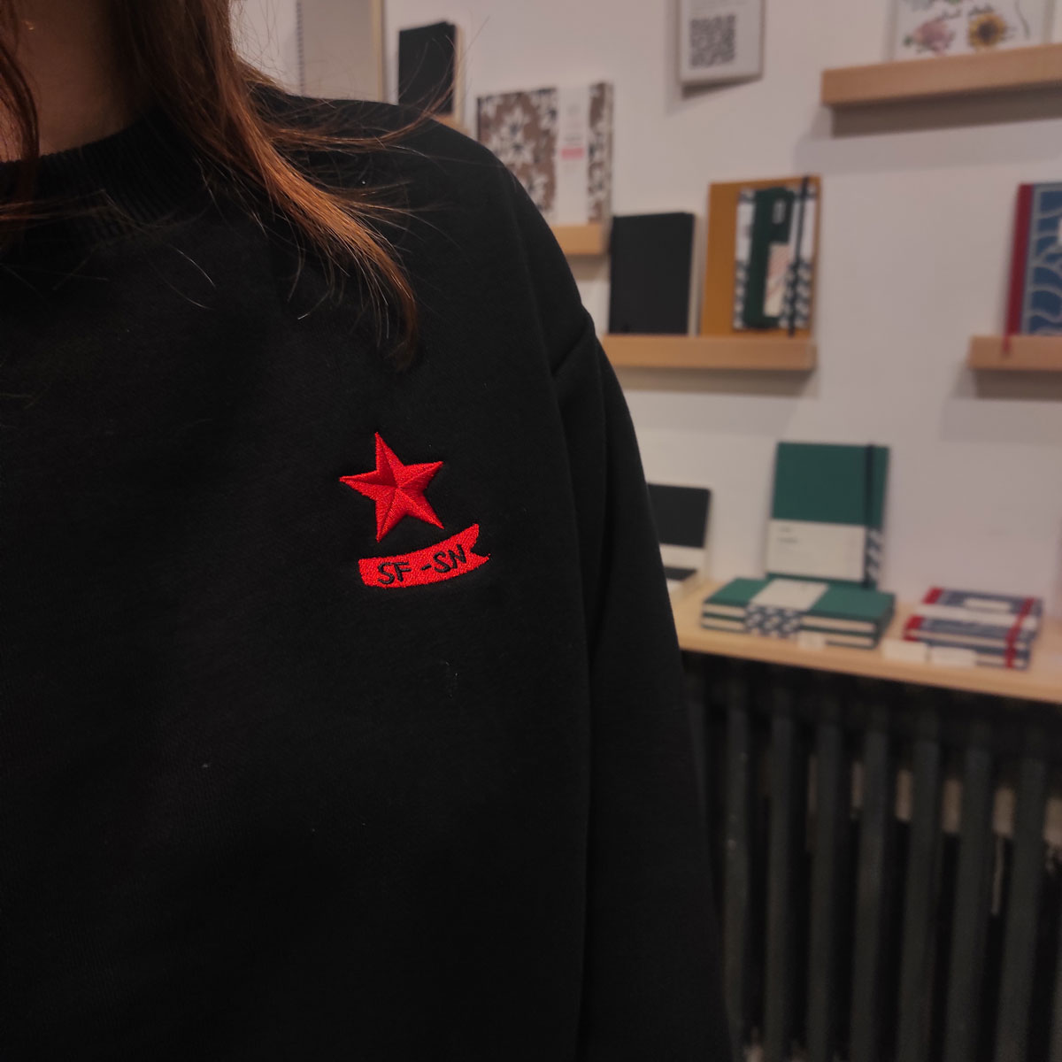 SF-SN - vez - dukserica - crna ⋆ Manonija